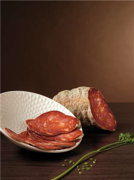 Chorizo morcón con corte homogéneo y con diferenciación entre carne y ...