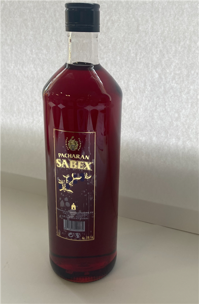 LICOR ELABORADO DE LA MACERACIÓN DE ENDRINAS 25% VOL. COLOR ROJO ...